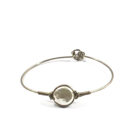 Bella Canvas | Jewelry | Vintage Canvas Gold Tone Mother Of Pearl Hook ...